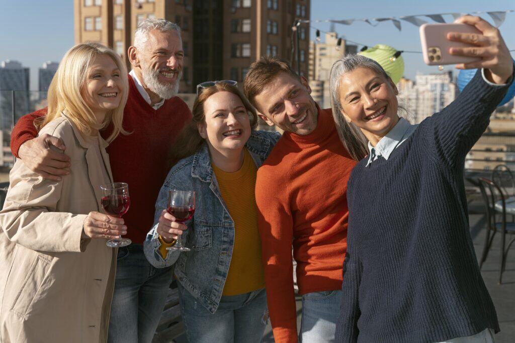 How to Plan a High School Reunion the Right Way? 10 Class Reunion ...
